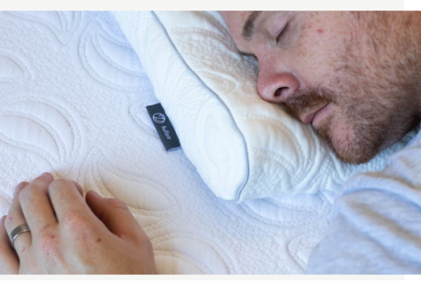 The Pros and Cons of Different Pillow Materials | Fullair